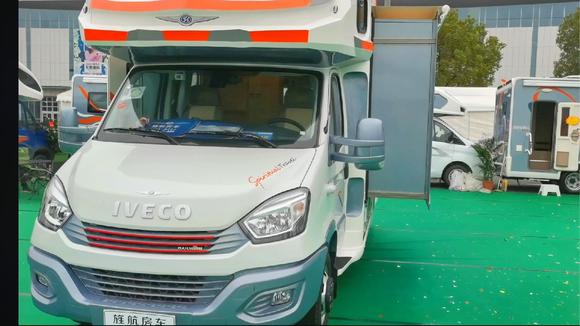 2021最新款依维柯C型双扩展房车,超大水电内饰超赞为梦想出发