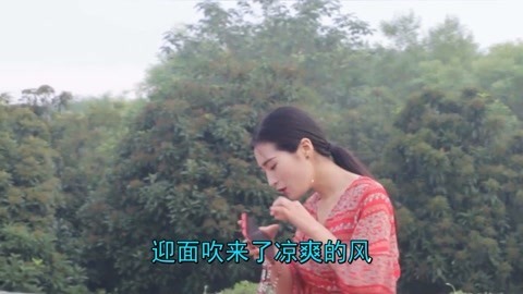 女歌手一首《让我们荡起双桨》,熟悉的旋律,越听越好听