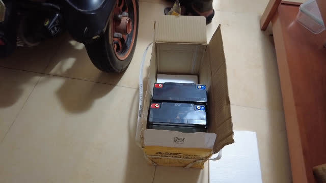 我海南的电瓶车,每年都会换一次电瓶?