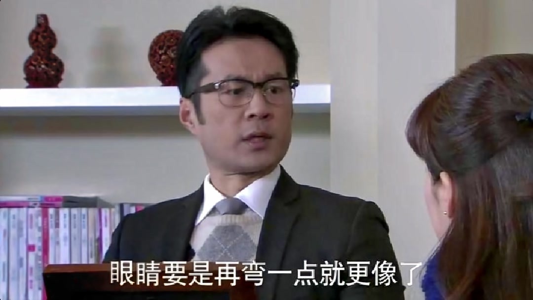女孩发现男友给自己画的画像,居然是别的女人,这下男友出事了