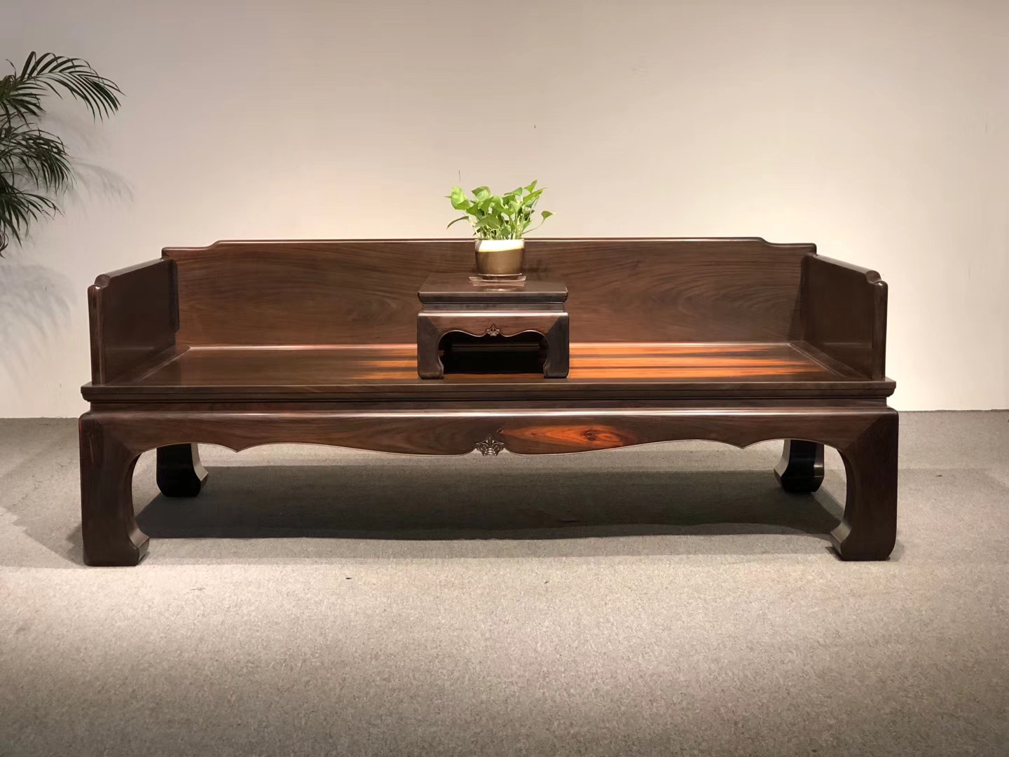 痴迷红木的小磊哥 