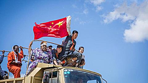 自豪! 中国撤侨行动尽显霸气, 对比中外, 日本民众都羡慕中国人!