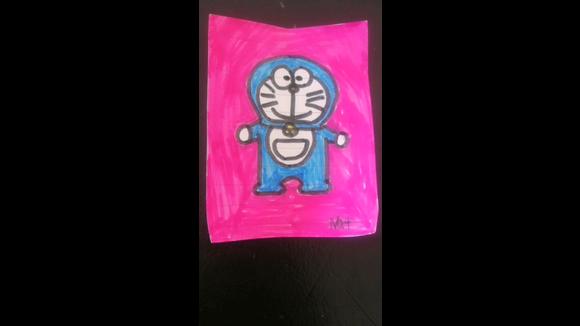 简单画一个多啦A梦