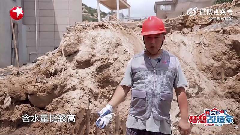 ...立体独特的船型造型,融合了现代风格与闽南特色,简洁清爽的客厅设计...