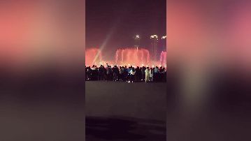 国庆大型喷泉表演