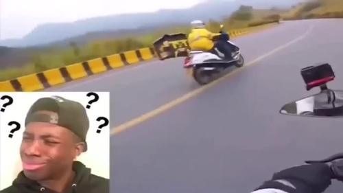 摩托车的行车记录仪:外卖小哥70时速过弯,毫不逊色!