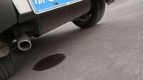 排气管滴水是怎么回事?女司机又瞎操心了