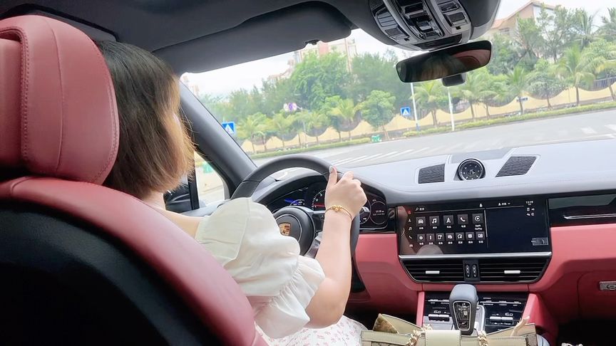 新款保时捷卡宴驾驶分享中