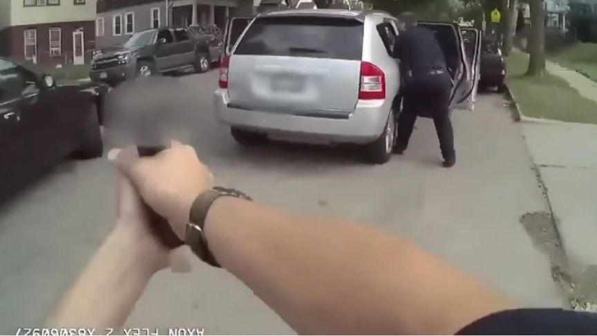 人类世界——美国警察执法记录仪(枪击)