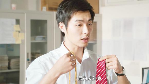 班主任开家长会,比学生还要紧张!领带都拿出来了!