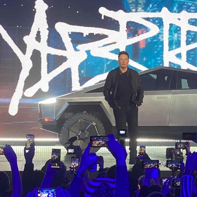 #特斯拉首款电动皮卡车Cybertruck亮相#美国时间11月22日,特斯拉在...