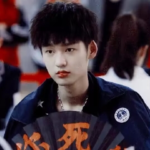 李小白爱嚼口香糖 