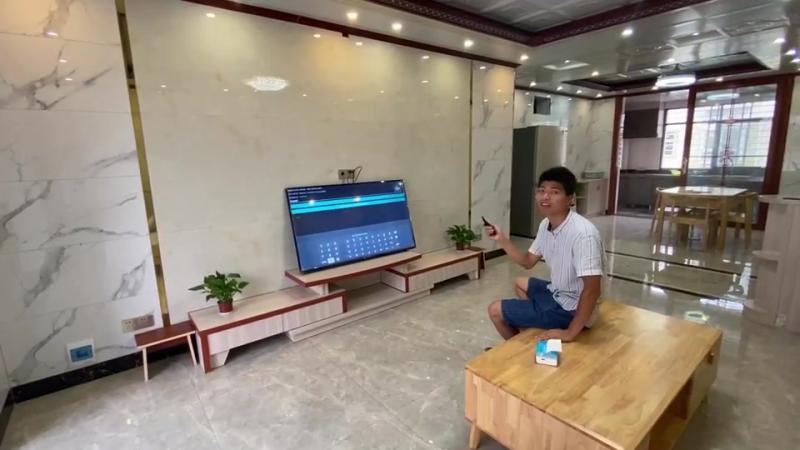 小伙花1299买的55寸电视,再花250元刷机,做梦都没想到会这样