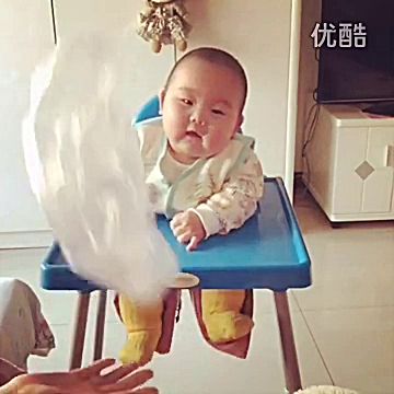 5m+23没想到一个塑料袋就把他逗成这样,孩子的眼里真美!PS:最近...