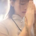 1根藤上七朵花 