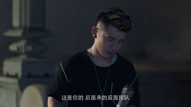 破冰行动:塔寨村民竟这么肆无忌惮的领取制毒原料,太猖狂了!
