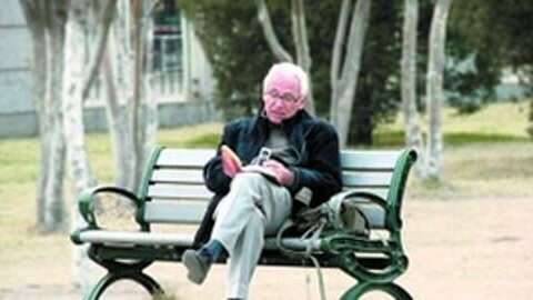 俄罗斯规定官员退休年龄可最多延长至70岁