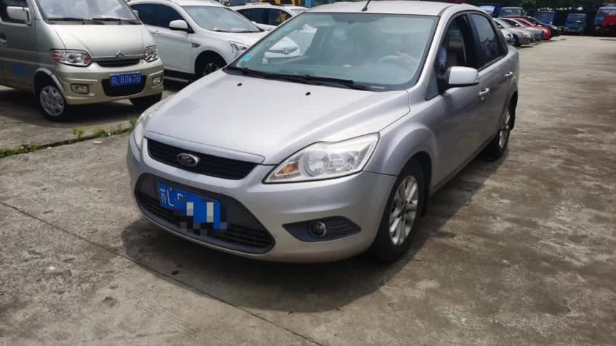 2011年福特福克斯1.8L手动挡天窗真皮,车况好,欢迎咨询选购!