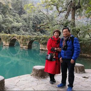 60后夫妻自驾游 