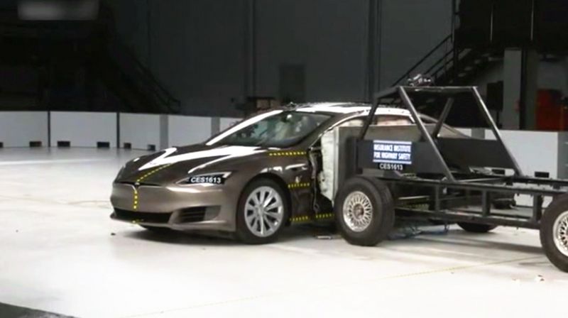 特斯拉全方位碰撞测试,质量不是吹出来的