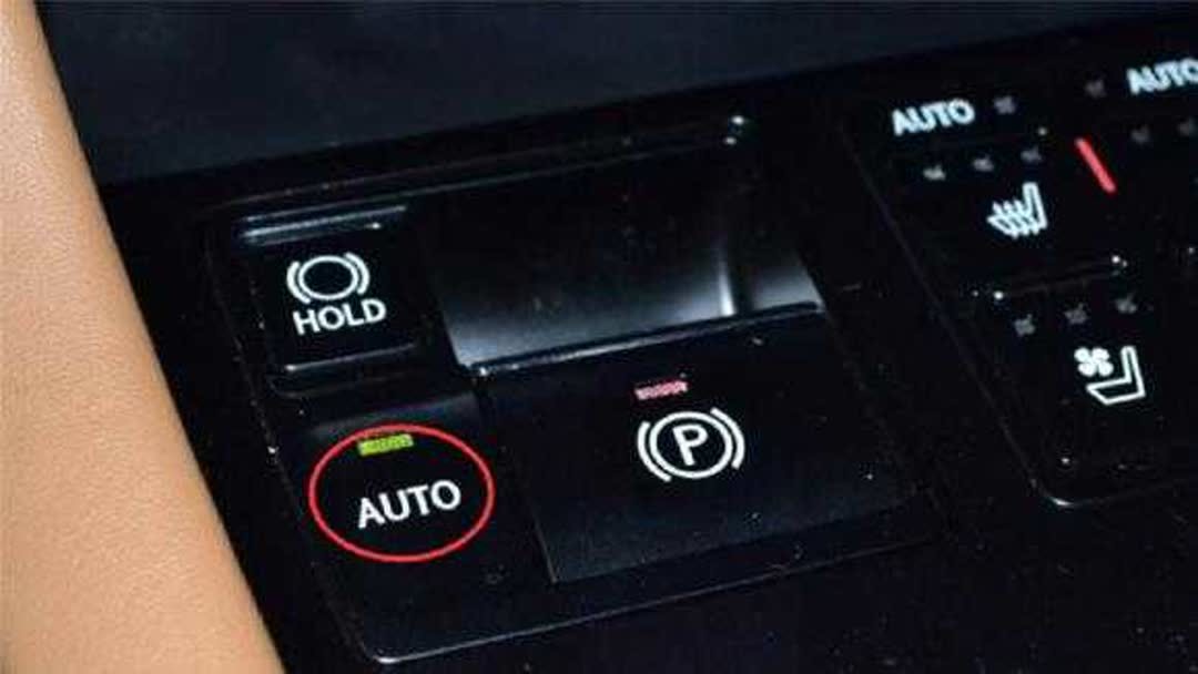 汽车上的“AUTO”键到底有啥用?老司机:这都不懂?你车白学了?