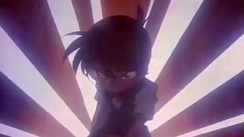 鬼魂作祟,柯南用他的鞋子的能力把钞票踢给杀人魔