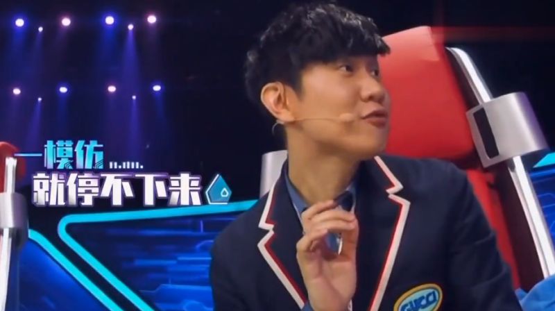 林俊杰神模仿,相似度99%,竟然还大跳广场舞!