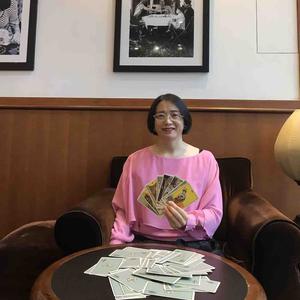 塔罗师吴优吴虑妈妈 