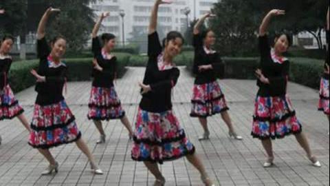 俏木兰广场舞--独角戏 广场三步舞