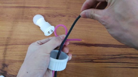 家庭安全用电小知识:灯泡电工结