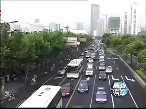汽车雨刮器的使用与更换