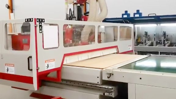 真正的板式家具全自动生产线