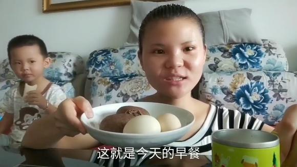 身高160体重115的宝妈,减肥第一天看她怎么吃,吃好喝好才能瘦哦