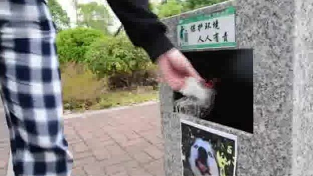 当表情包走出网络!让你乱丢垃圾之前好好想想,看你还敢乱丢!