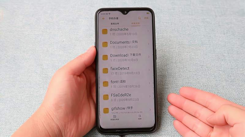 手机内存越用越小太卡了,只需删除这3个文件夹,就能轻松解决
