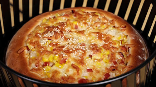 想吃披萨不用买,不用烤箱在家也能做,做法简单,看一遍就会