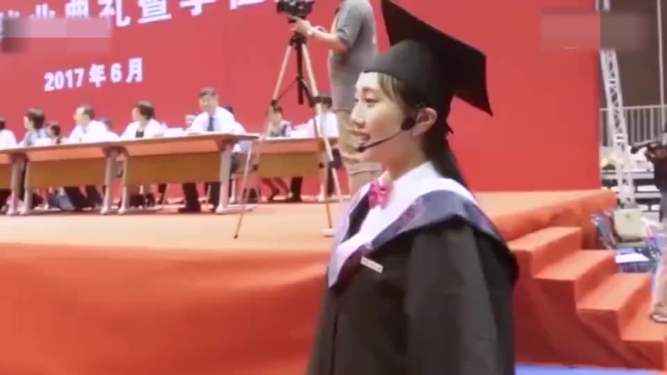 看看别人大学毕业典礼