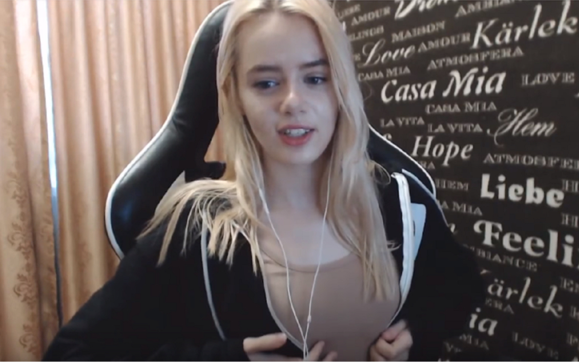 15岁呆妹CSGO开箱出刀后居然开心得像个200斤的孩子一样乱跳(含...