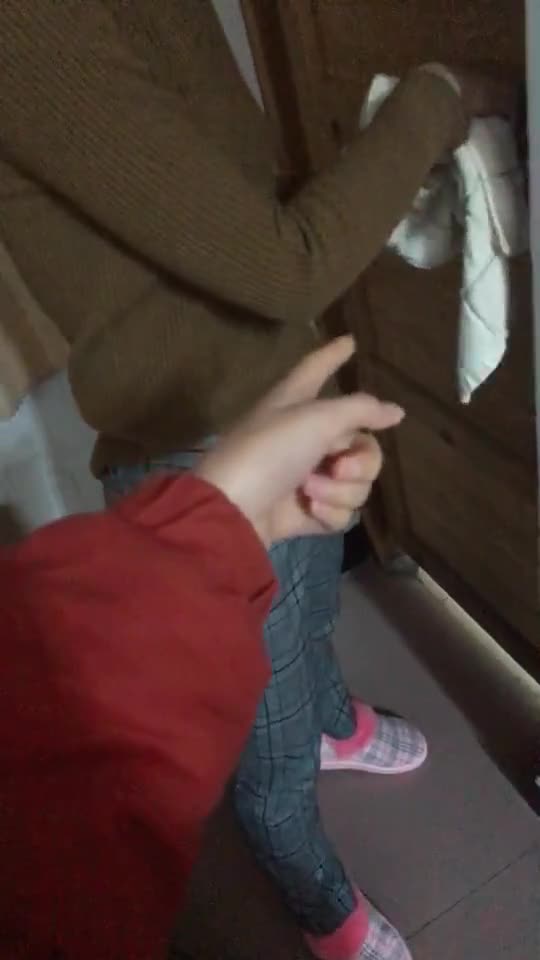 这个人一个礼拜没刷水卡了轮流用着我们的水卡!还厚脸皮的说凭什么!