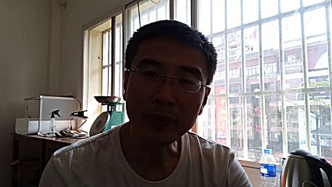 翡翠赌石的白雾黄雾的区别