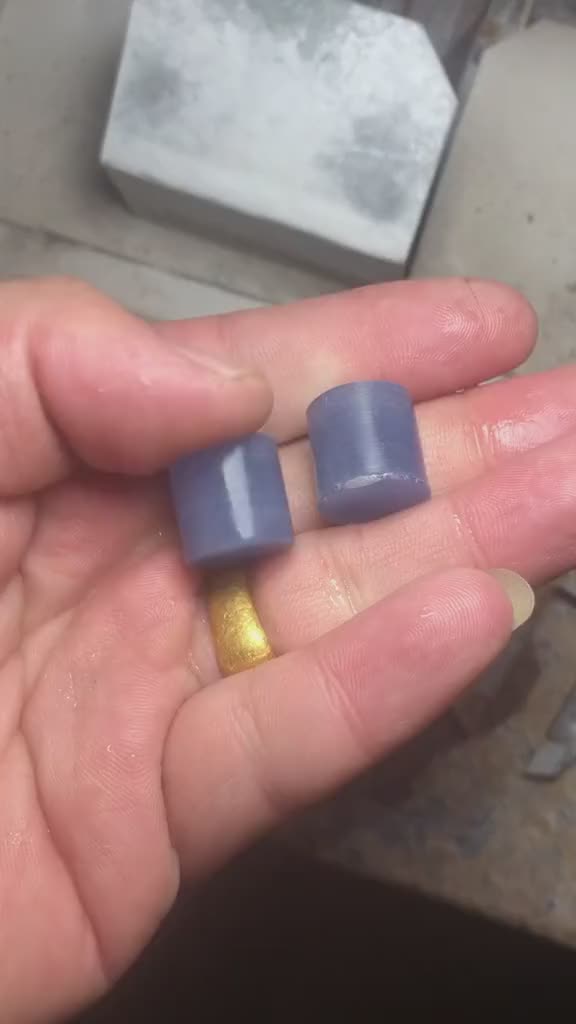 新开一块蓝紫翡翠料子,有人喜欢桶珠吗?