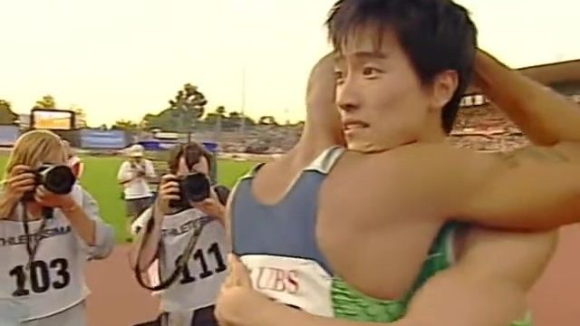 经典重温：刘翔以12秒88打破世界纪录!多少人欠你一声“道歉”