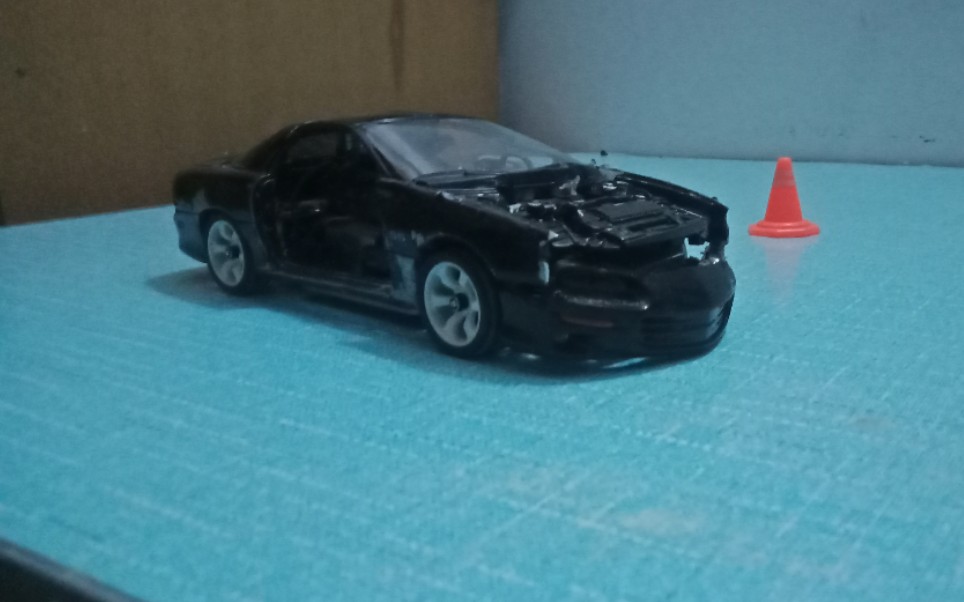 四驱漂移rc蚊车狭窄桌面极限定圆漂移