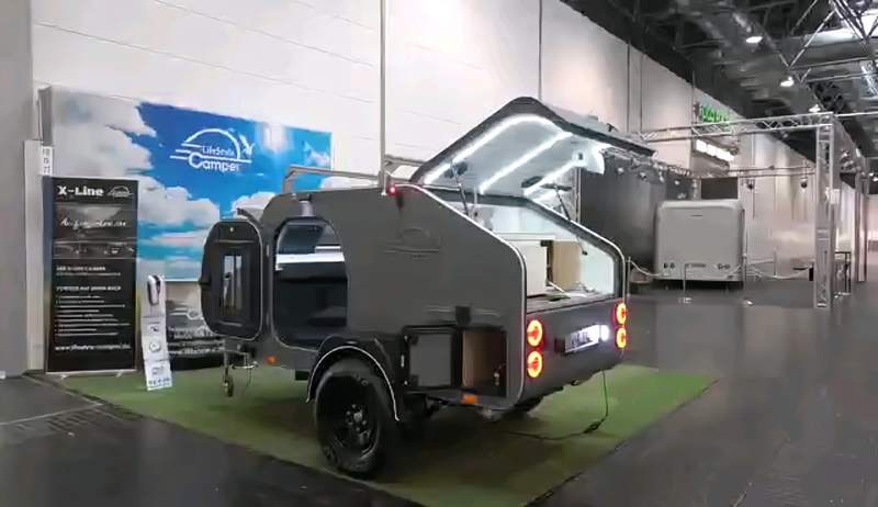 家用小型拖挂房车,也叫小水滴房车