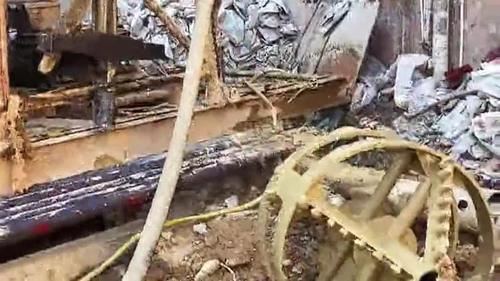 泥浆护壁钻孔灌注桩,钻29米深,和旁边黄总的设计础做法不一样! (1)