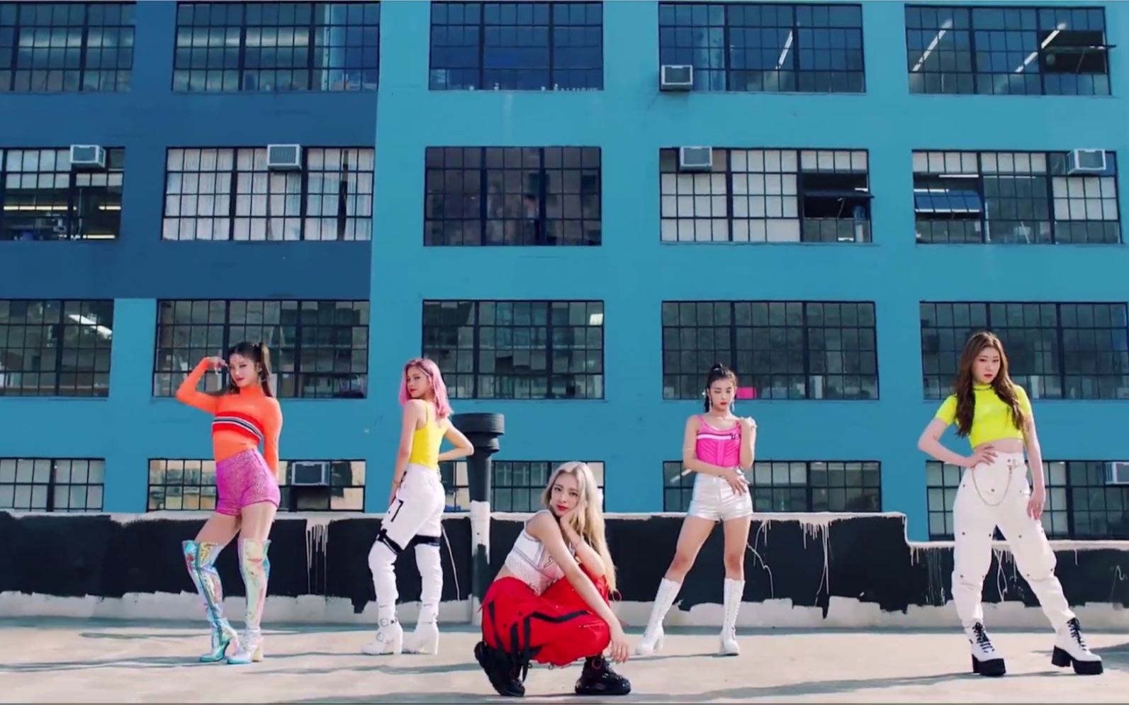 ITZY回归预告 ICY大发预感!小师妹冲鸭