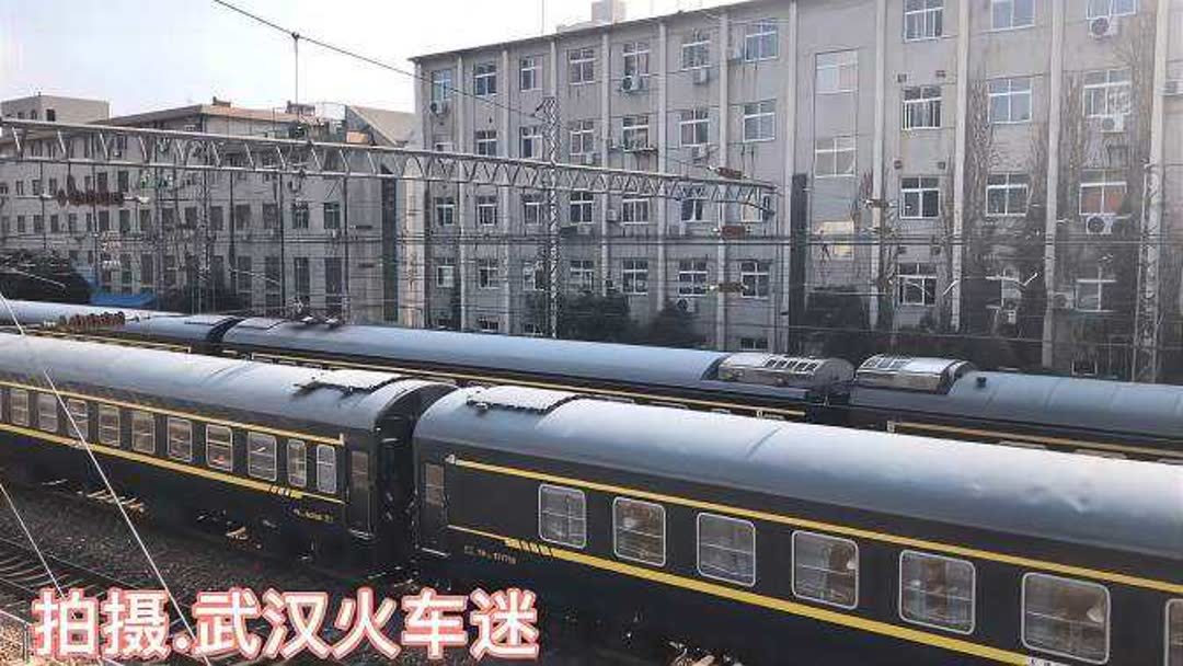 郑州解放桥,看K31和K258两趟列车同时出站