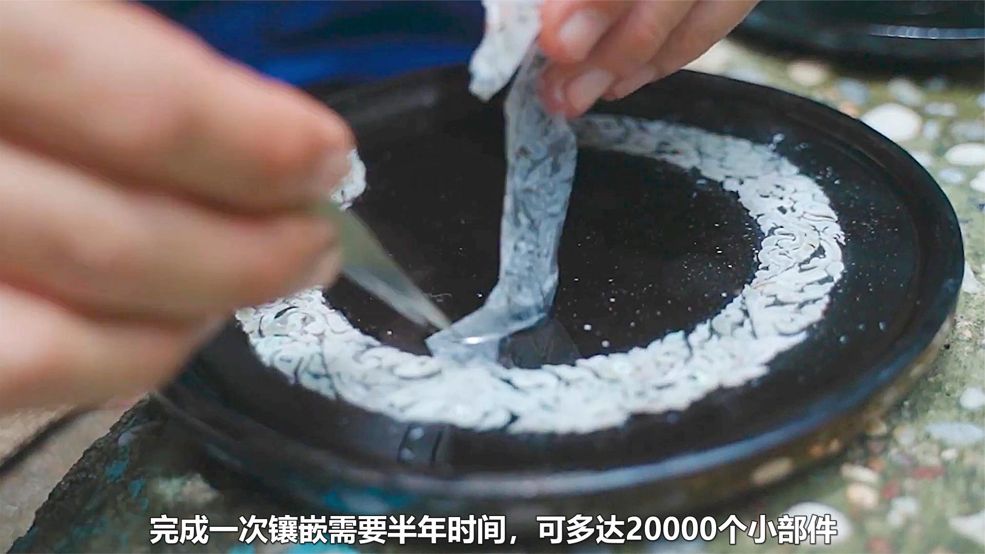 将钟螺的壳打磨至珍珠母,用来镶嵌工艺品和装饰宫殿