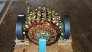 小伙自制直流大电机,缠这么多的铜线圈,耐心挺足