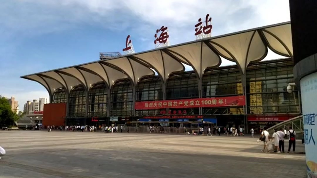上书房信息咨询在上海高铁站进行消费者调研